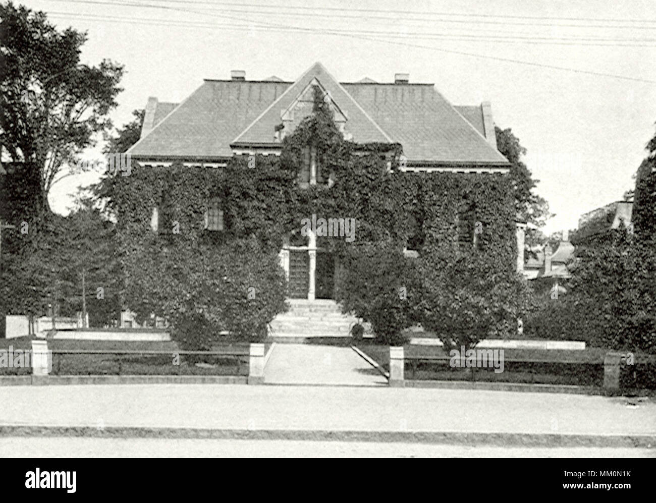Newton Library. Newton. 1916 Stock Photo - Alamy