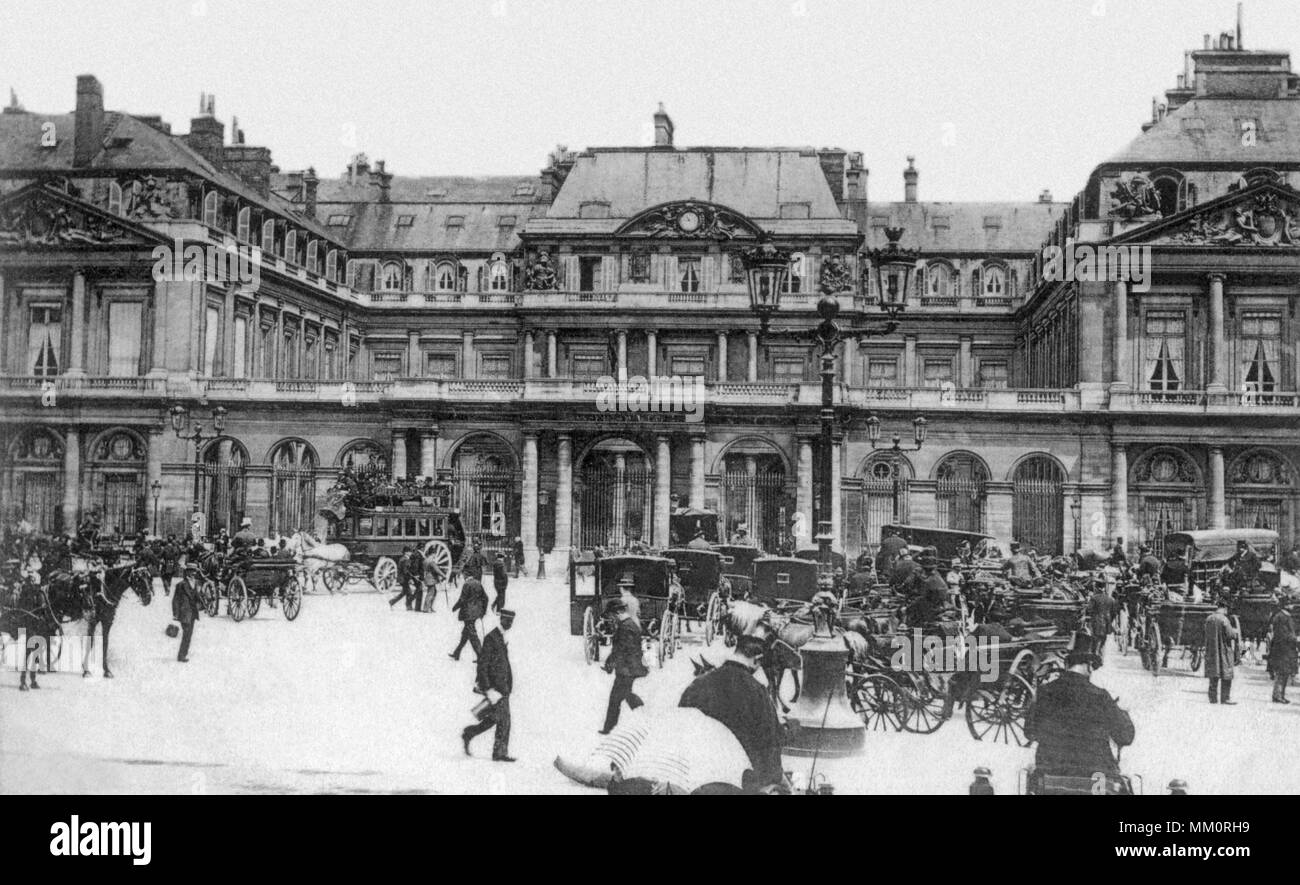 The Royal Palace. Paris. 1915 Stock Photo - Alamy