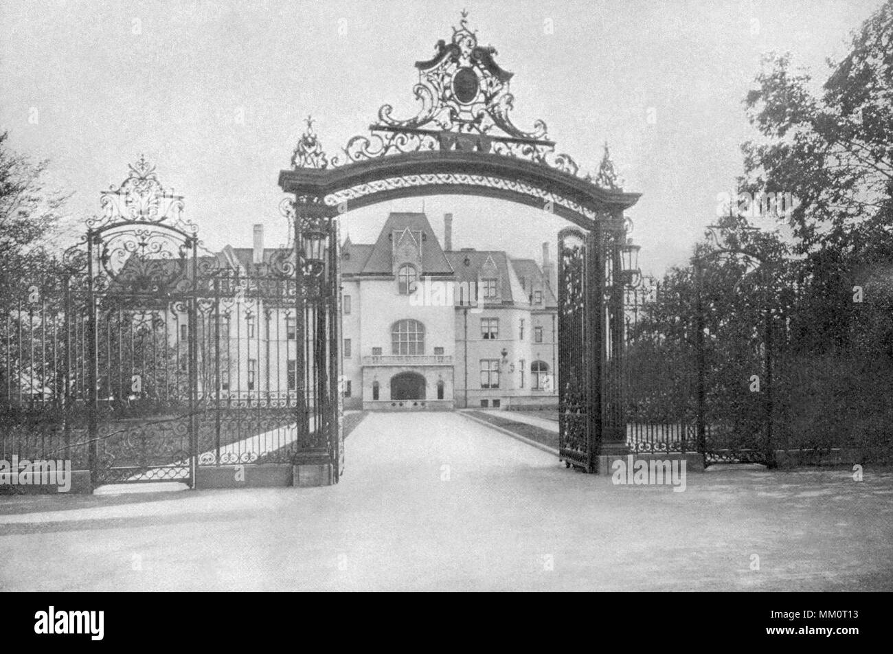 Ogden Goelet Gate. Newport. 1900 Stock Photo - Alamy