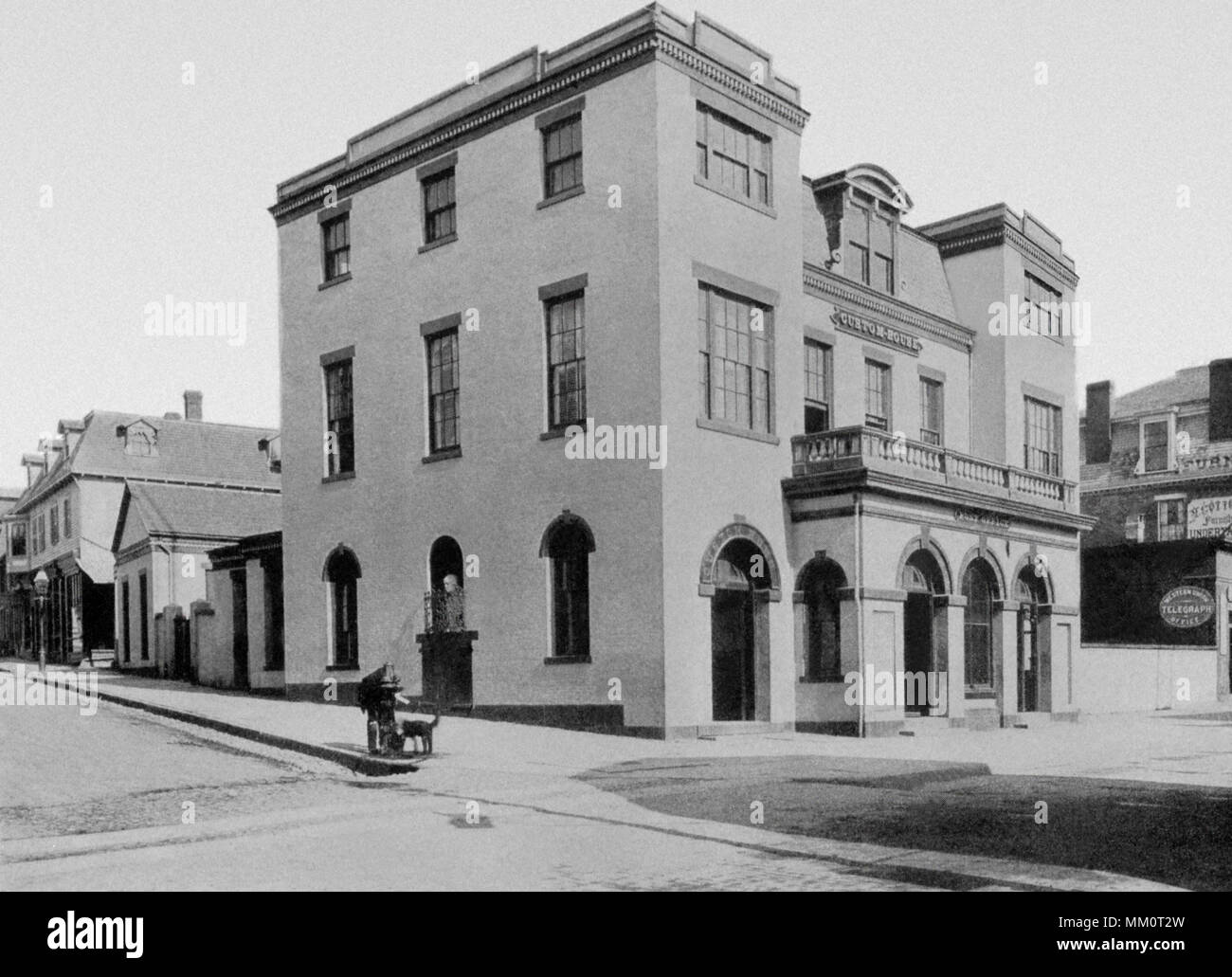 Post Office on Thames Street. Newport. 1910 Stock Photo - Alamy
