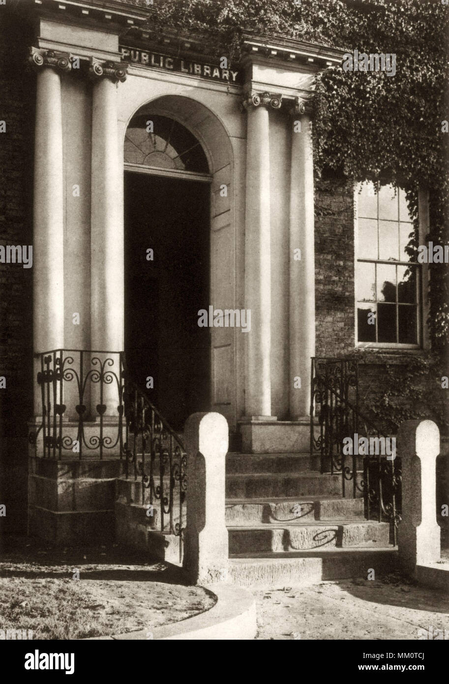 Portsmouth library hi-res stock photography and images - Alamy