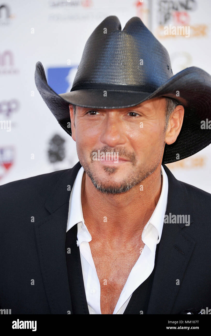 Tim mcgraw red carpet event hi-res stock photography and images - Alamy