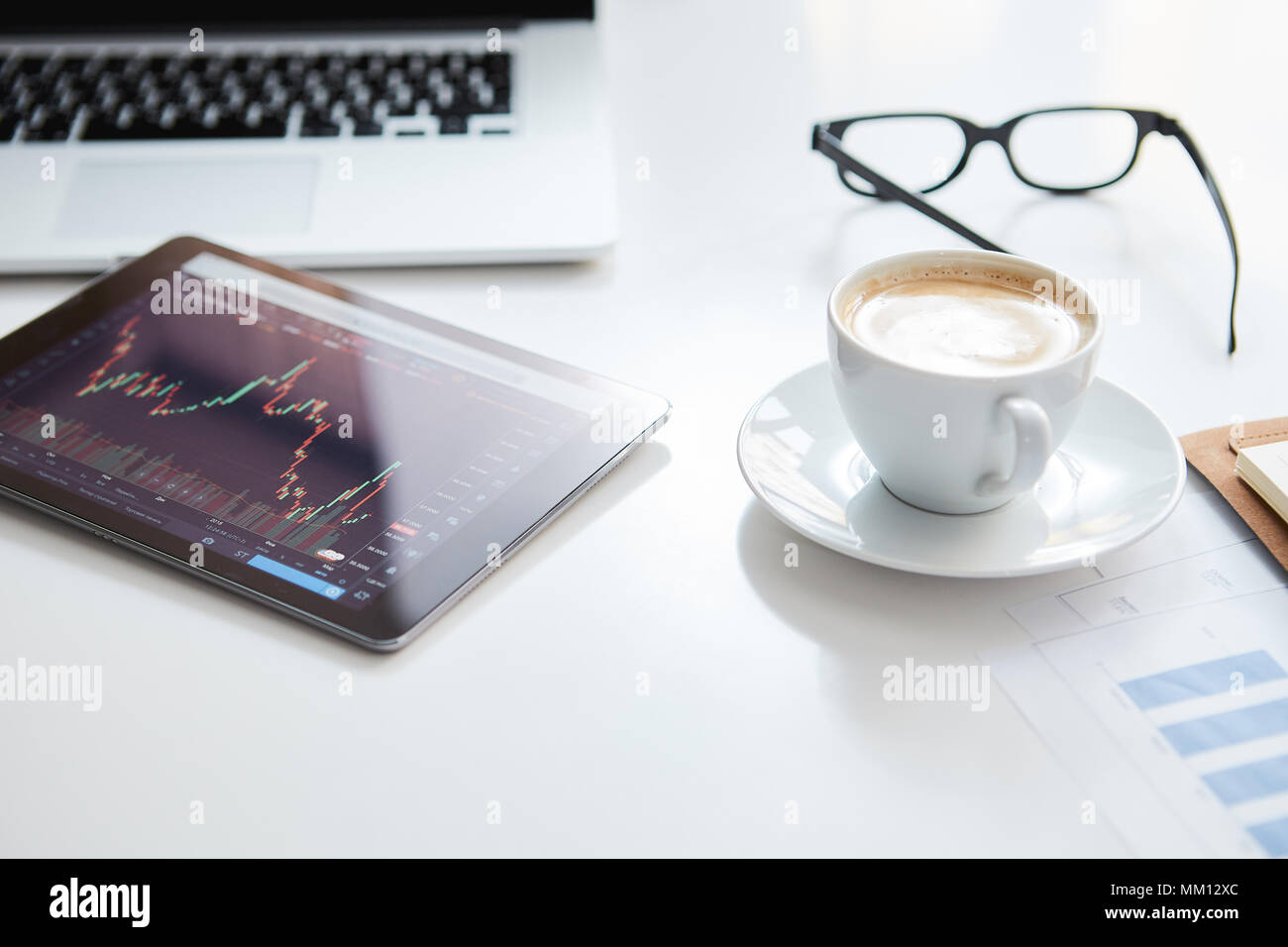 Chart papers hi-res stock photography and images - Alamy