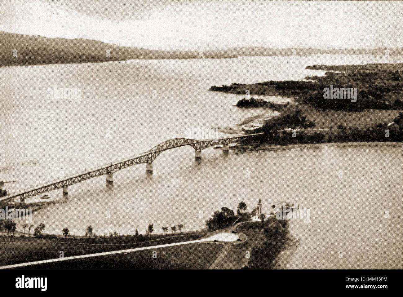 Crown and bridge hi-res stock photography and images - Alamy