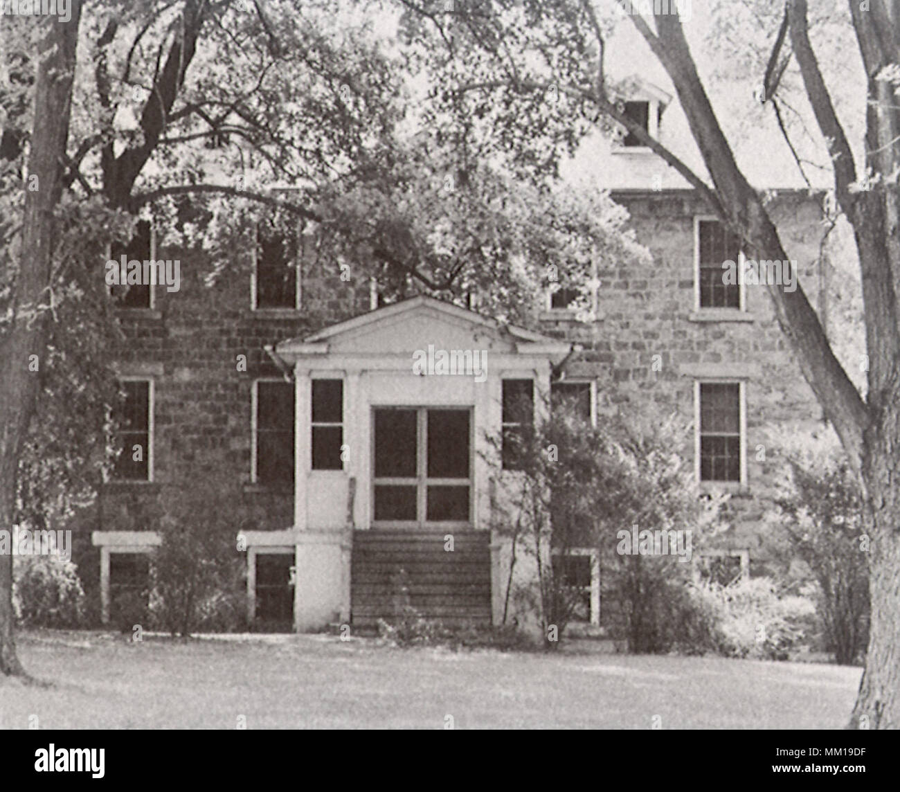 Old alms house hi-res stock photography and images - Alamy