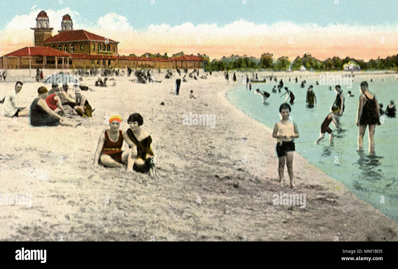 Bathing Pavilion and Beach. Stamford. 1920 Stock Photo - Alamy