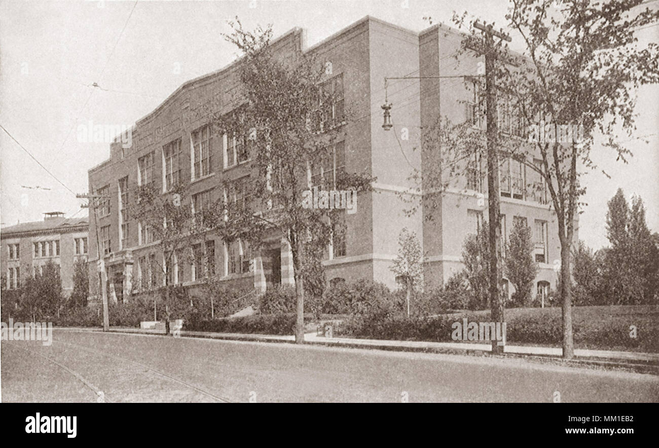 Massachusetts state college hi-res stock photography and images - Alamy