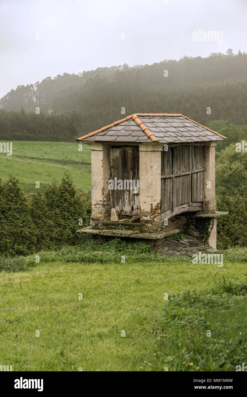 Horreo galicia hi-res stock photography and images - Alamy