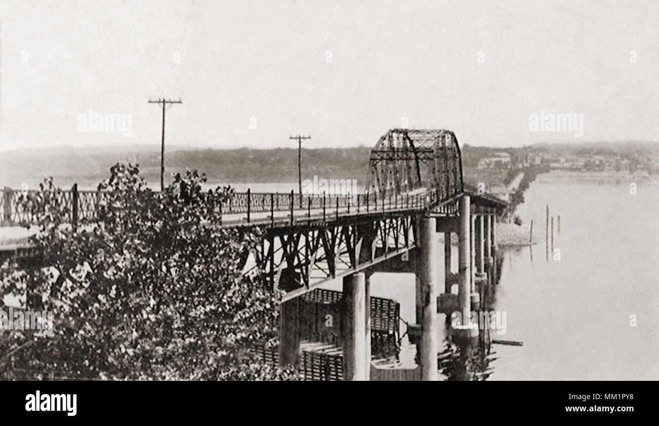 Interstate Toll Bridge. Hudson. 1910 Stock Photo - Alamy