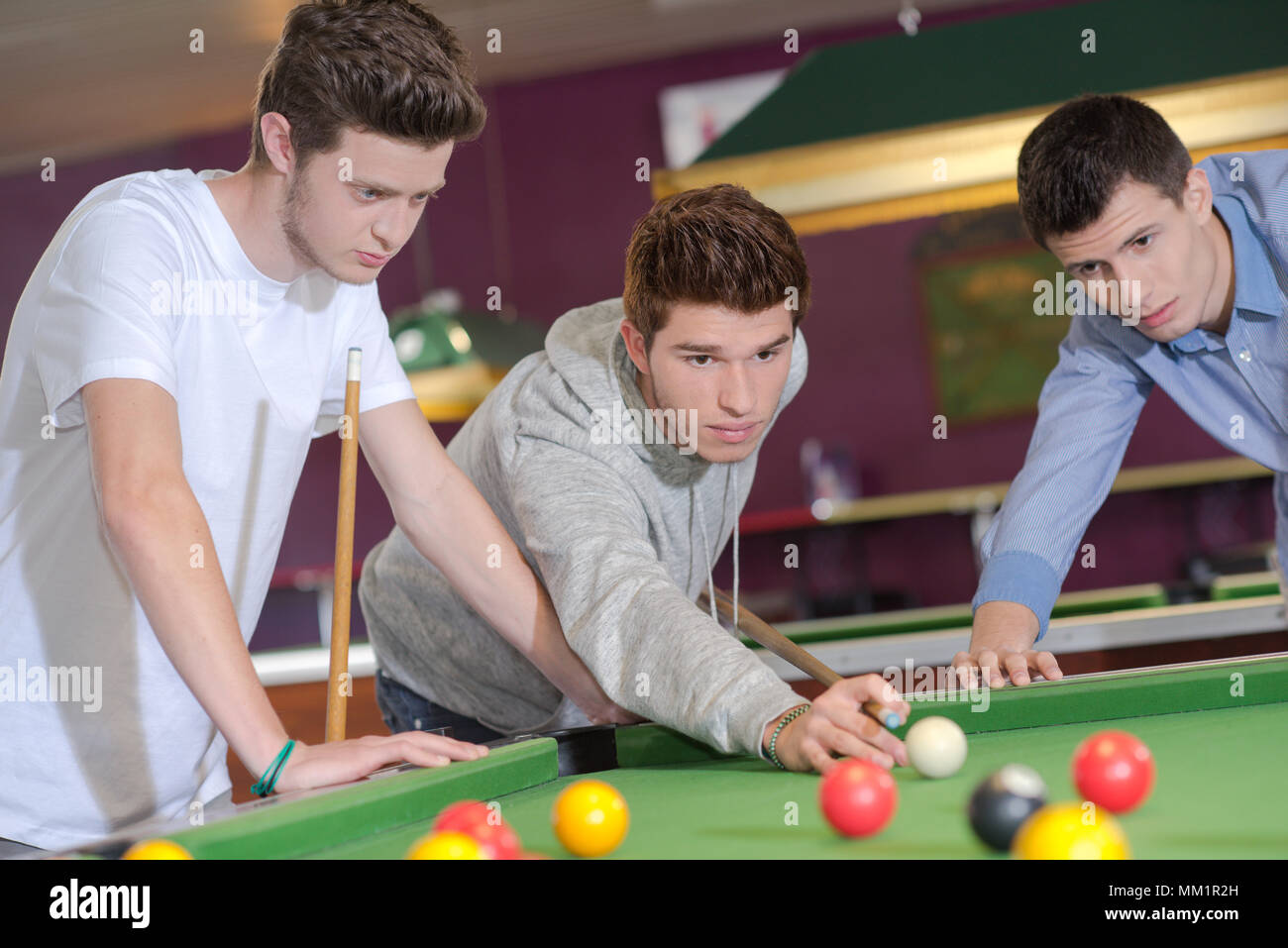 men playing pool Stock Photo - Alamy