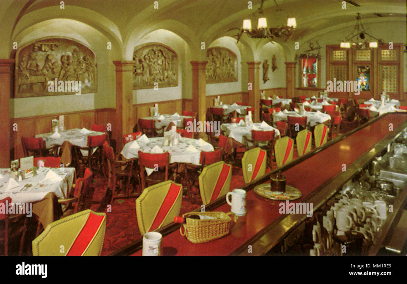 Mader S Restaurant Milwaukee Hi Res Stock Photography And Images Alamy