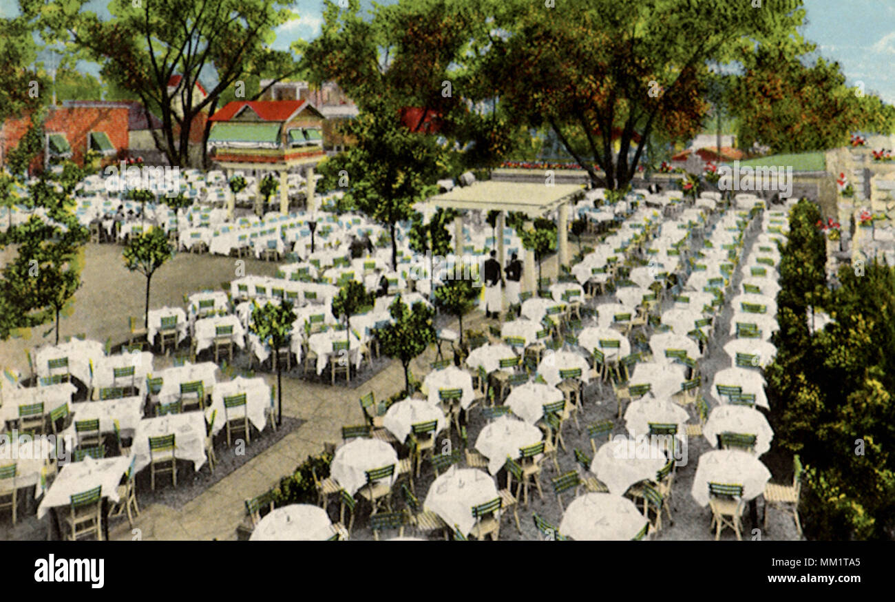 Million Dollar Rainbo Gardens. Chicago. 1925 Stock Photo - Alamy