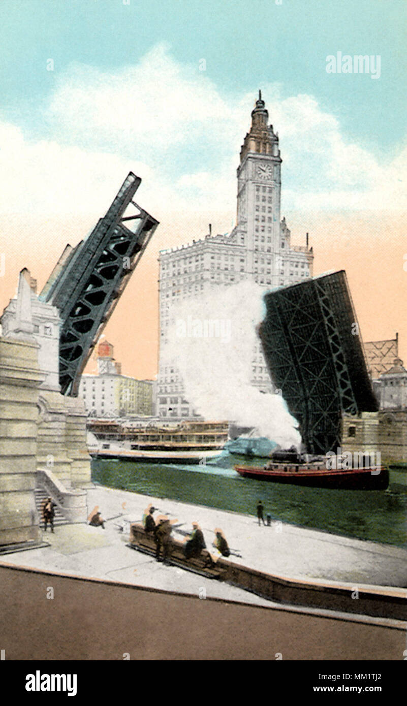 New Michigan Avenue Bridge. Chicago. 1935 Stock Photo - Alamy