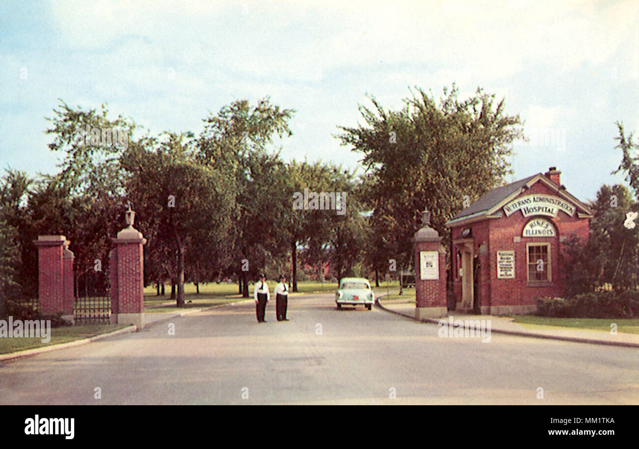 Veterans Hospital Entrance. Chicago. 1952 Stock Photo - Alamy
