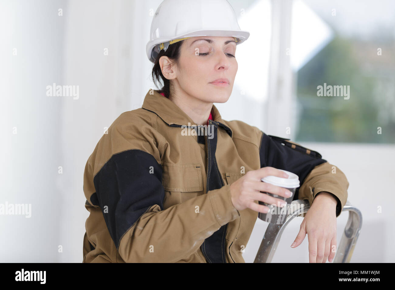 Tea break builder hi-res stock photography and images - Alamy
