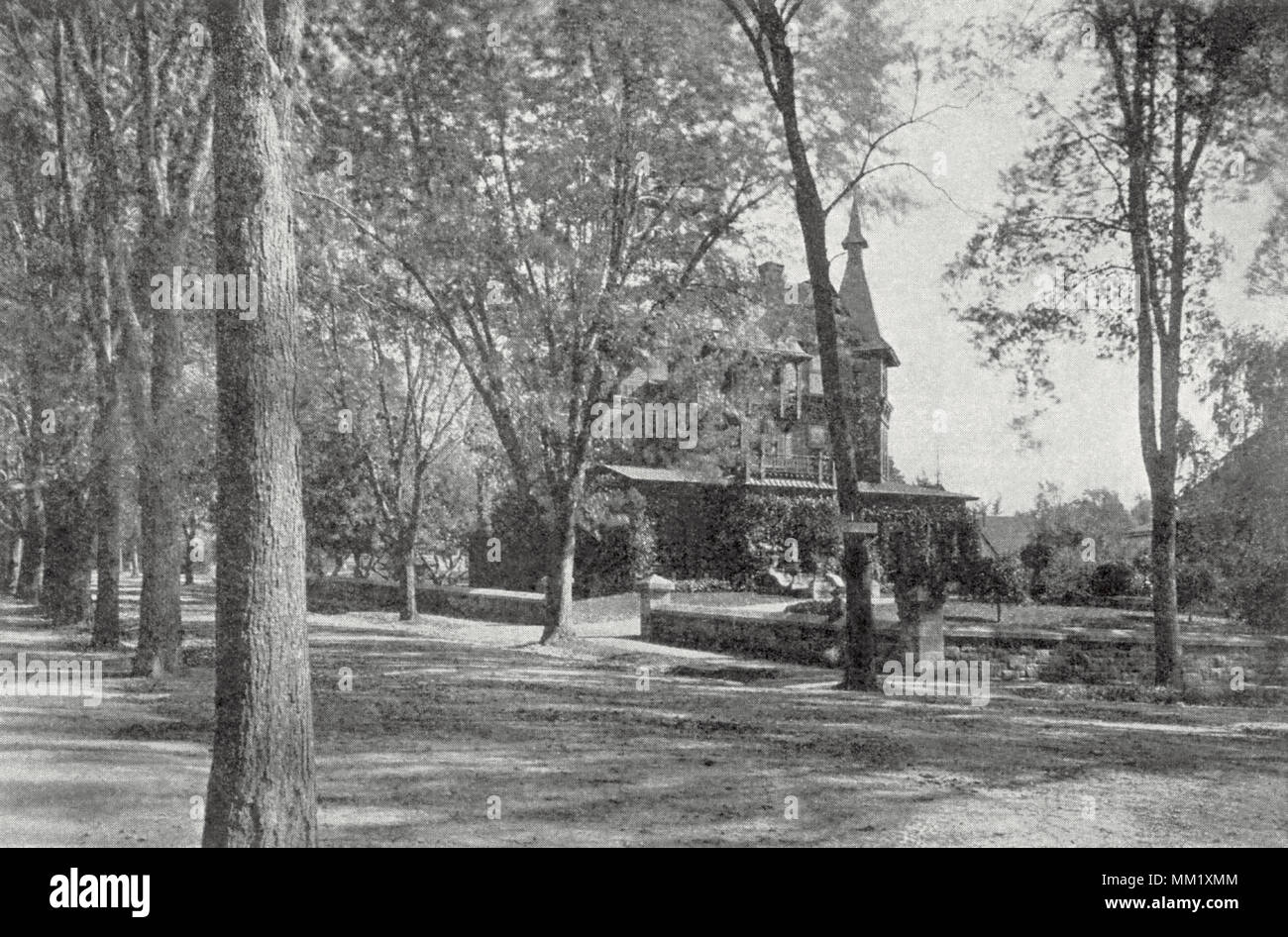 Church corner hi-res stock photography and images - Alamy