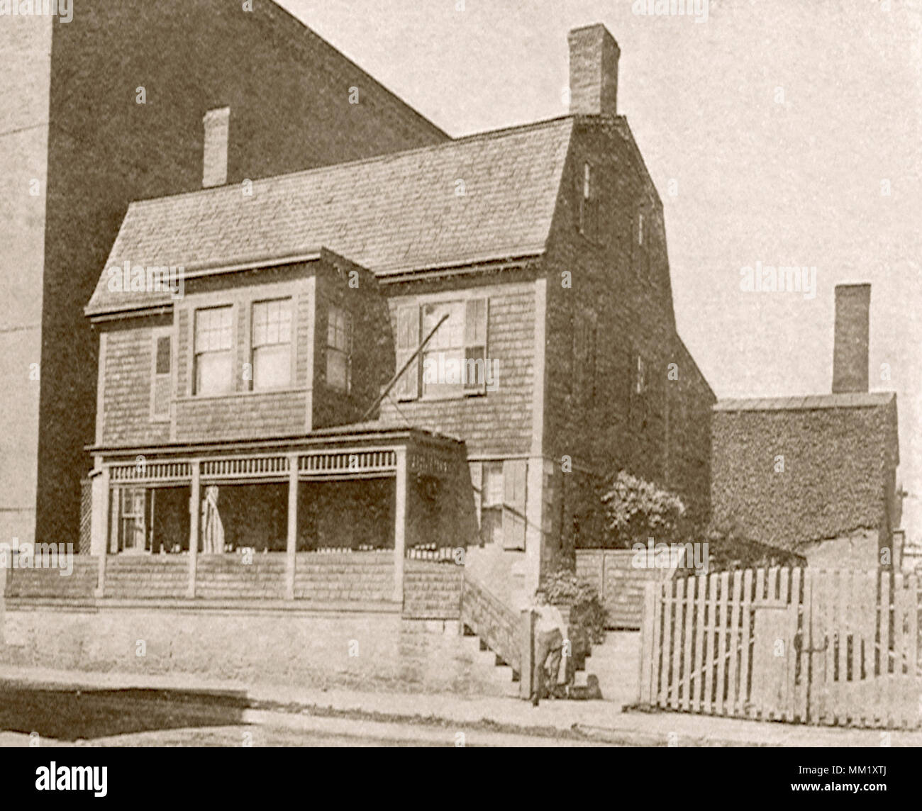 Old School Building. New London. 1901 Stock Photo - Alamy