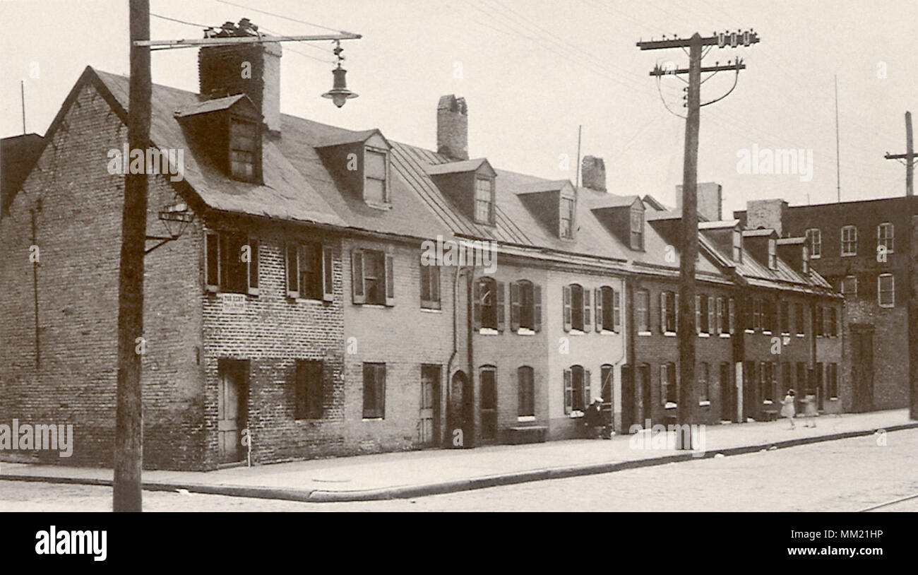 Row houses hi-res stock photography and images - Alamy