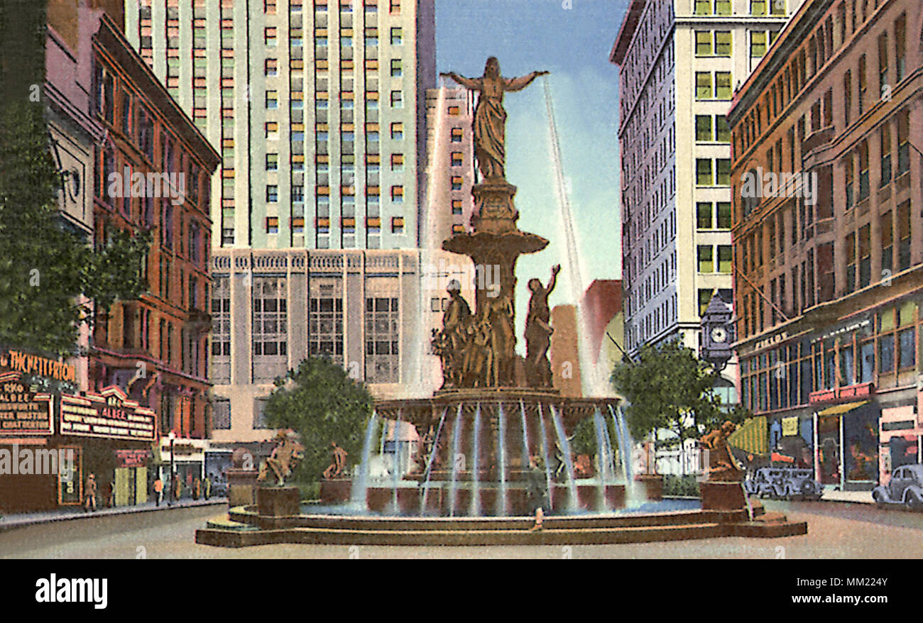 Fountain Square. Cincinnati. 1945 Stock Photo - Alamy