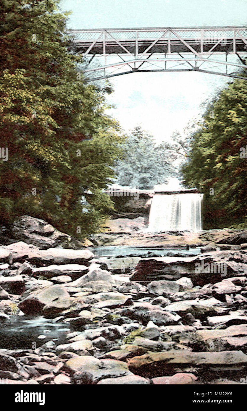 High Bridge in Mill Creek Park. Youngstown. 1907 Stock Photo - Alamy