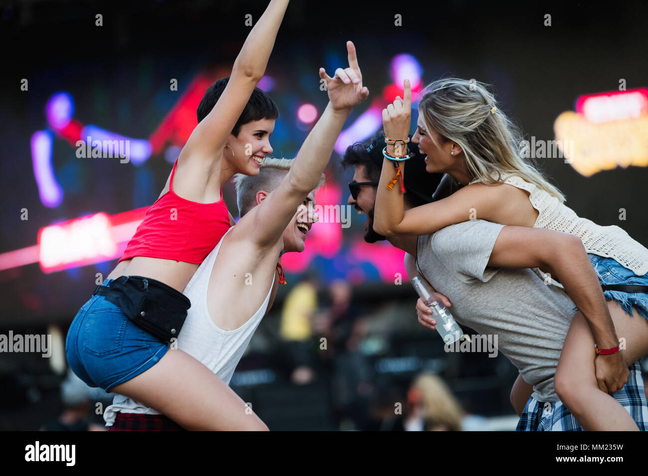 Teenagers having fun music festival hi-res stock photography and images ...
