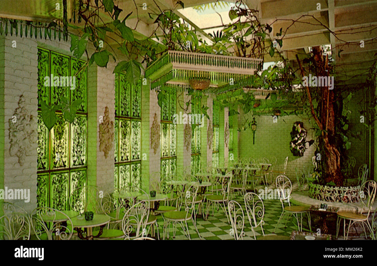 Kapok Tree Inn Emerald Lounge. Clearwater. 1970 Stock Photo - Alamy