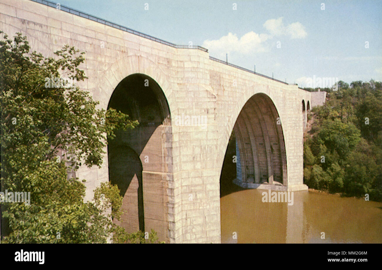 Veterans Memorial Bridge. Rochester. 1960 Stock Photo - Alamy