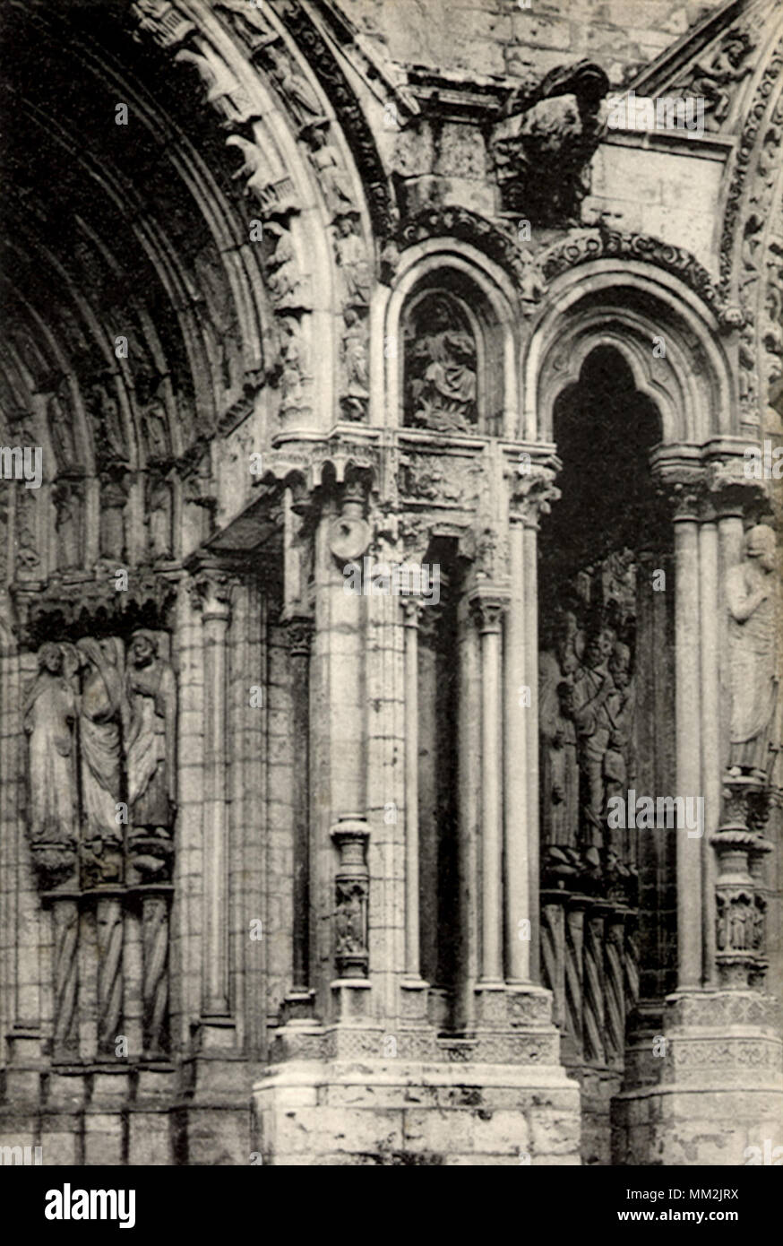 Cathedral pillars hi-res stock photography and images - Alamy