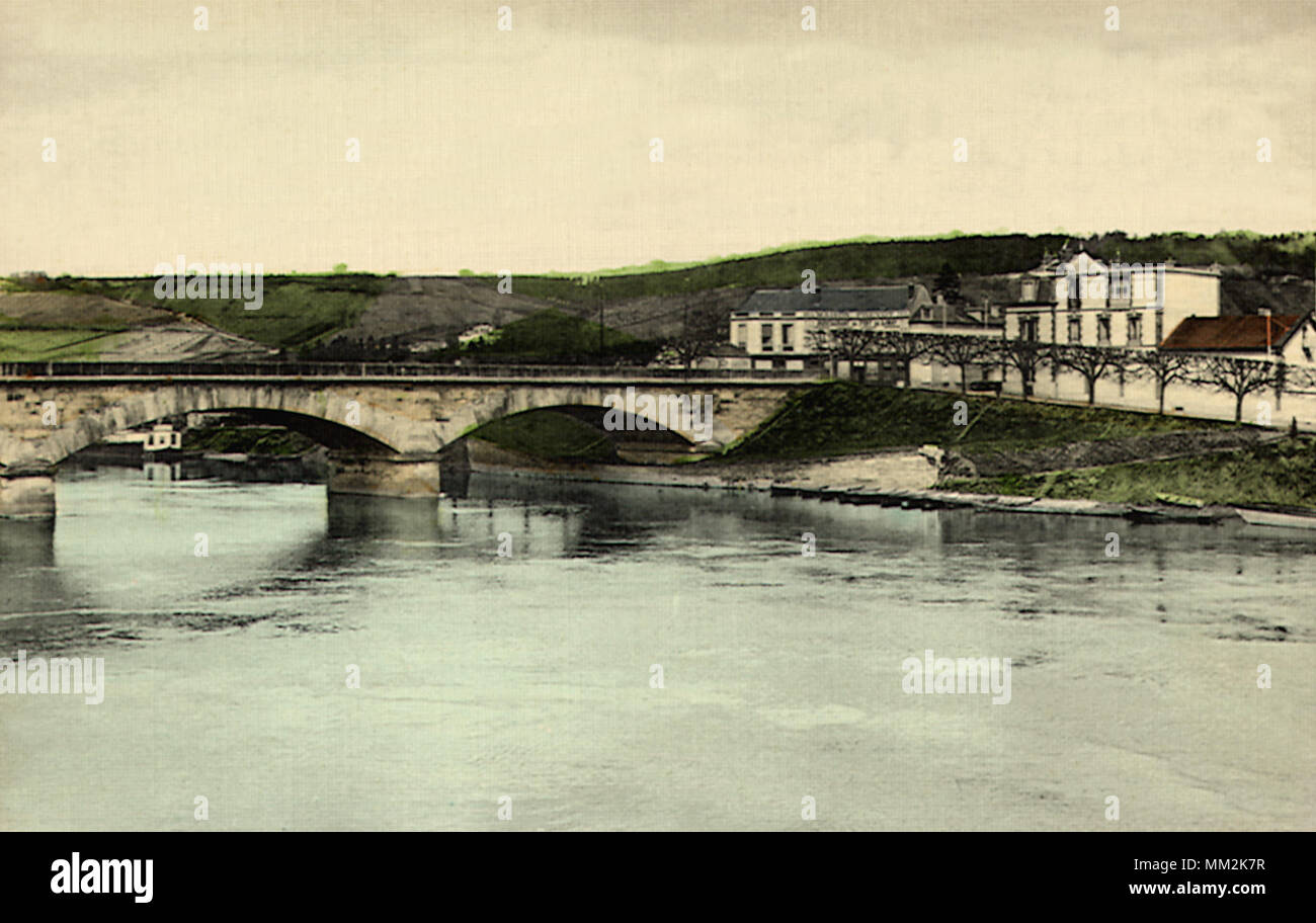 Bridge at mantes hi-res stock photography and images - Alamy