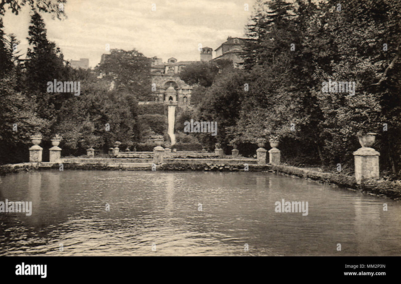 Tivoli fish hi-res stock photography and images - Alamy