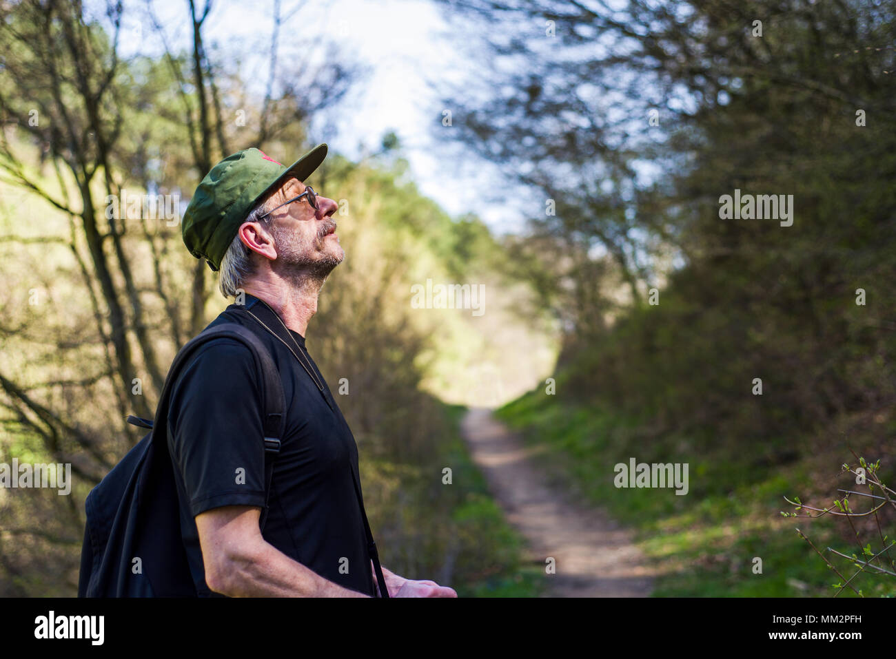 Man enjoying nature hi-res stock photography and images - Alamy