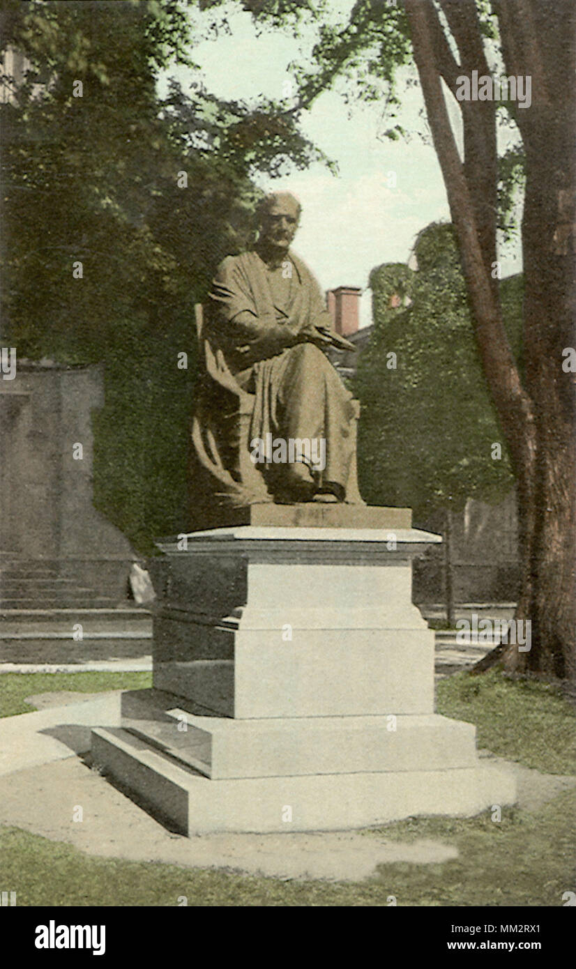 Yale statue hi-res stock photography and images - Alamy