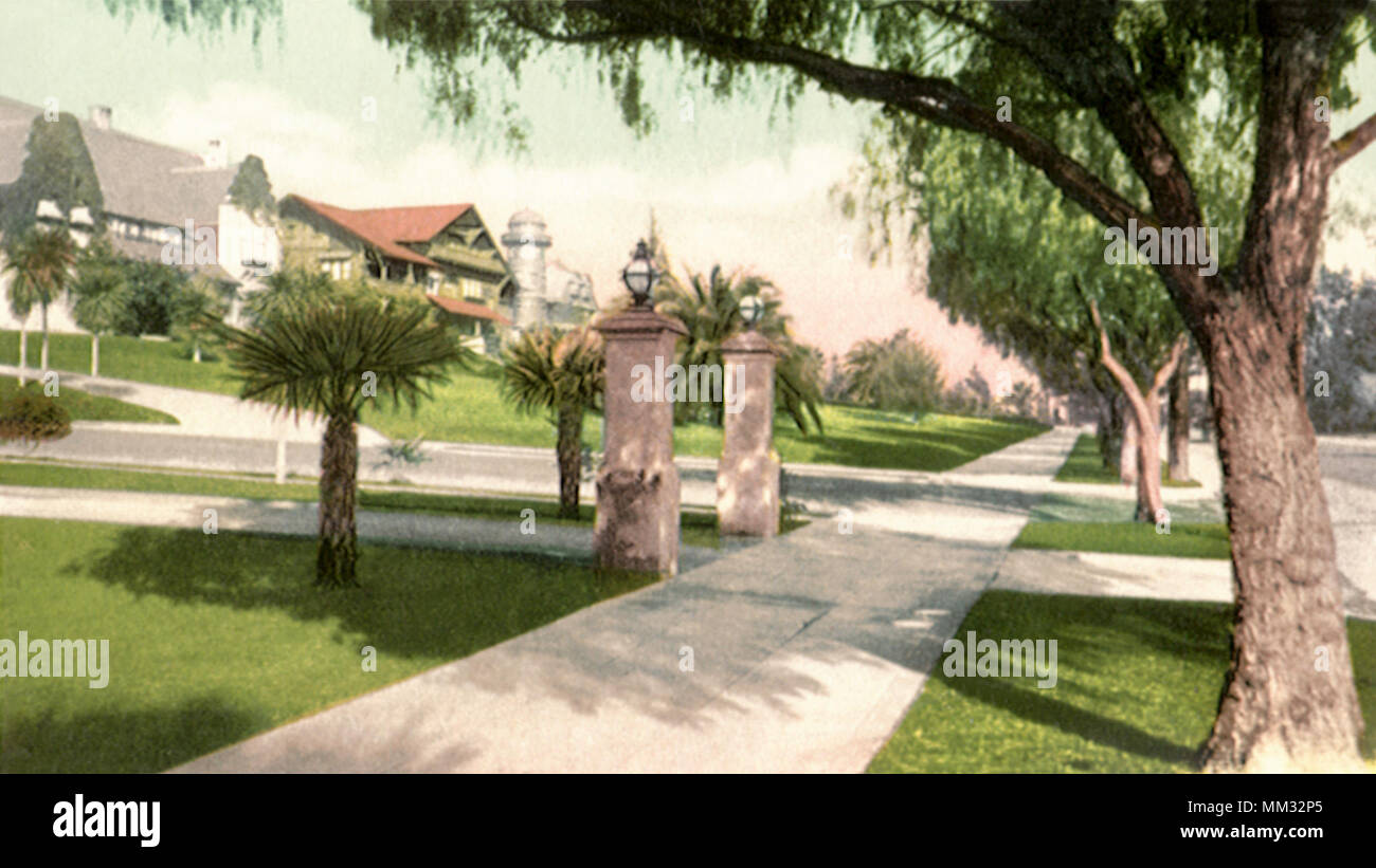 Grove avenue hi-res stock photography and images - Alamy