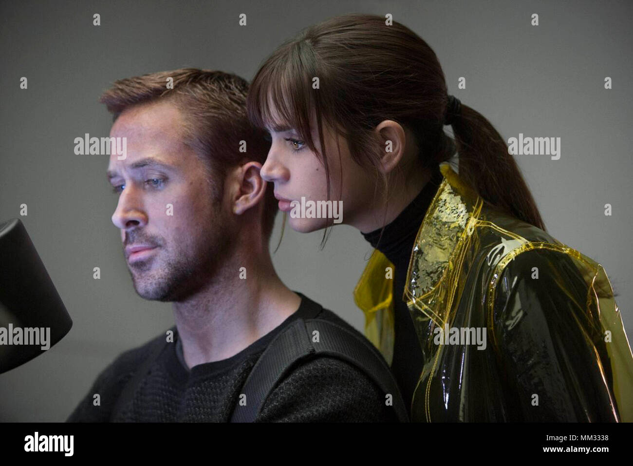 BLADE RUNNER 2049 (2017) ANA DE ARMAS RYAN GOSLING DENIS VILENEUVE (DIR ...