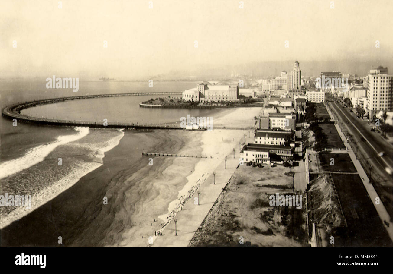 Rainbow Pier & Ocean Blvd. Long Beach. 1940 Stock Photo - Alamy