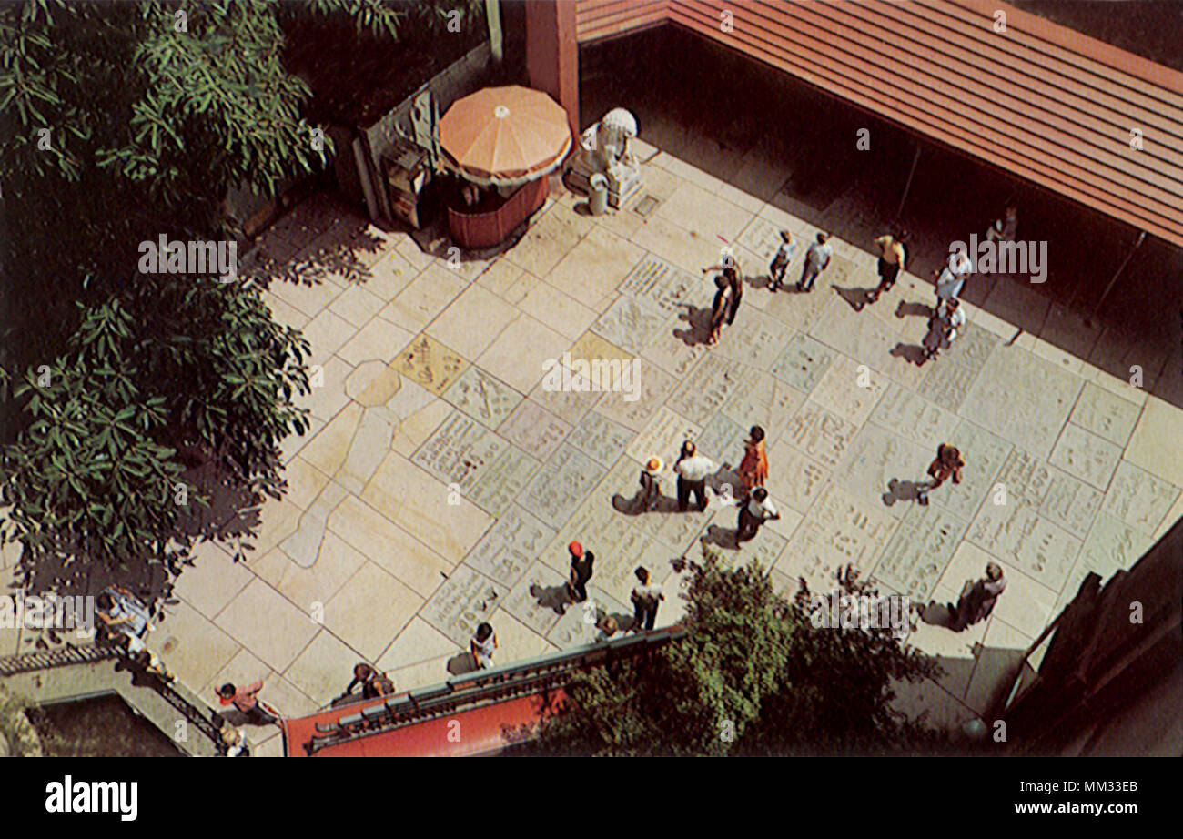 Grauman's Chinese Theatre. Hollywood. 1960 Stock Photo - Alamy