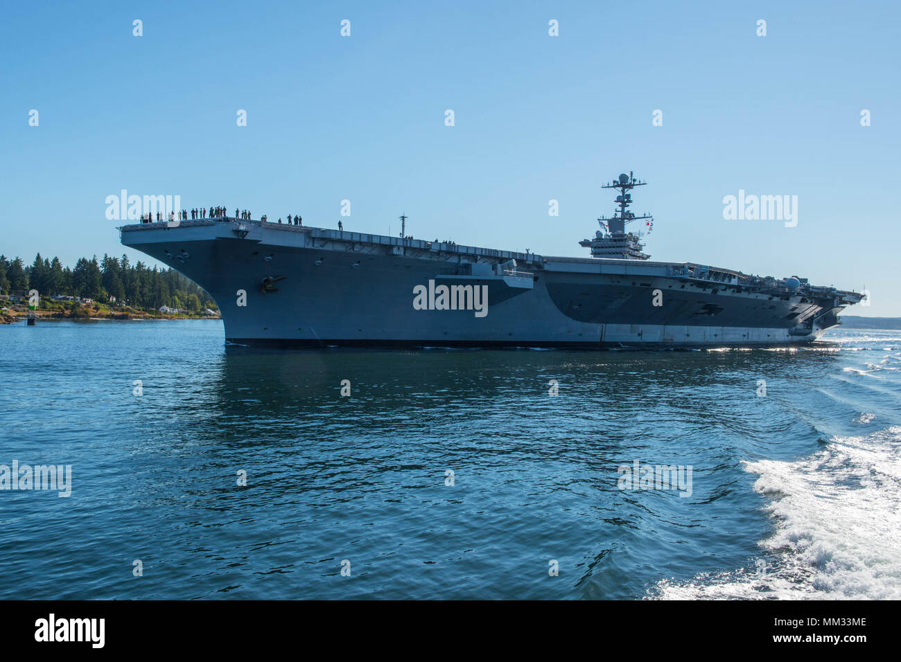 PUGET SOUND (Sept. 1, 2017) The Nimitz-class aircraft carrier USS John C. Stennis (CVN 74 ...