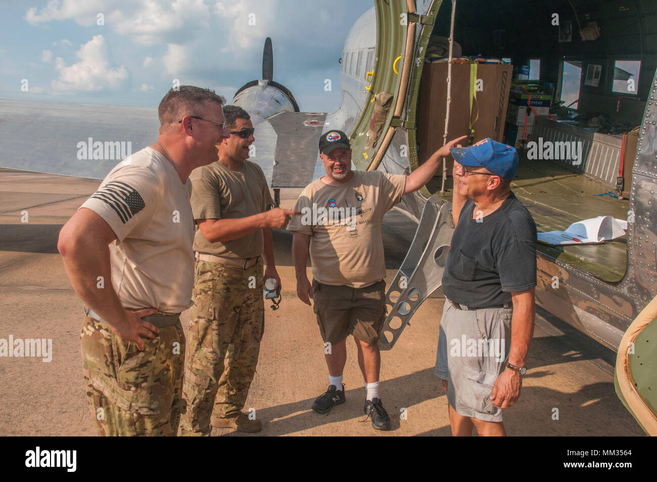 Army Reserve flight engineers, Sgts. 1st Class Nathen Smith and Job ...