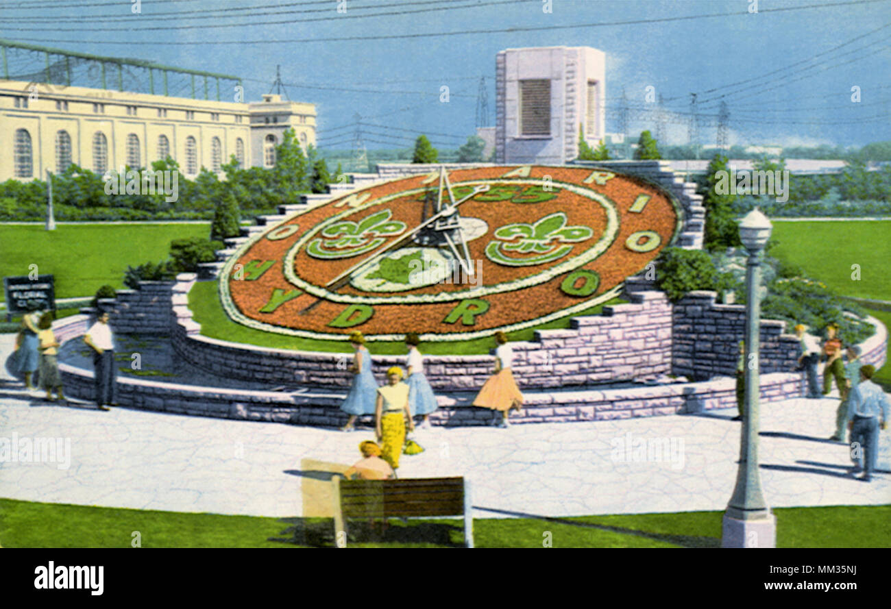 Floral clock hi-res stock photography and images - Alamy