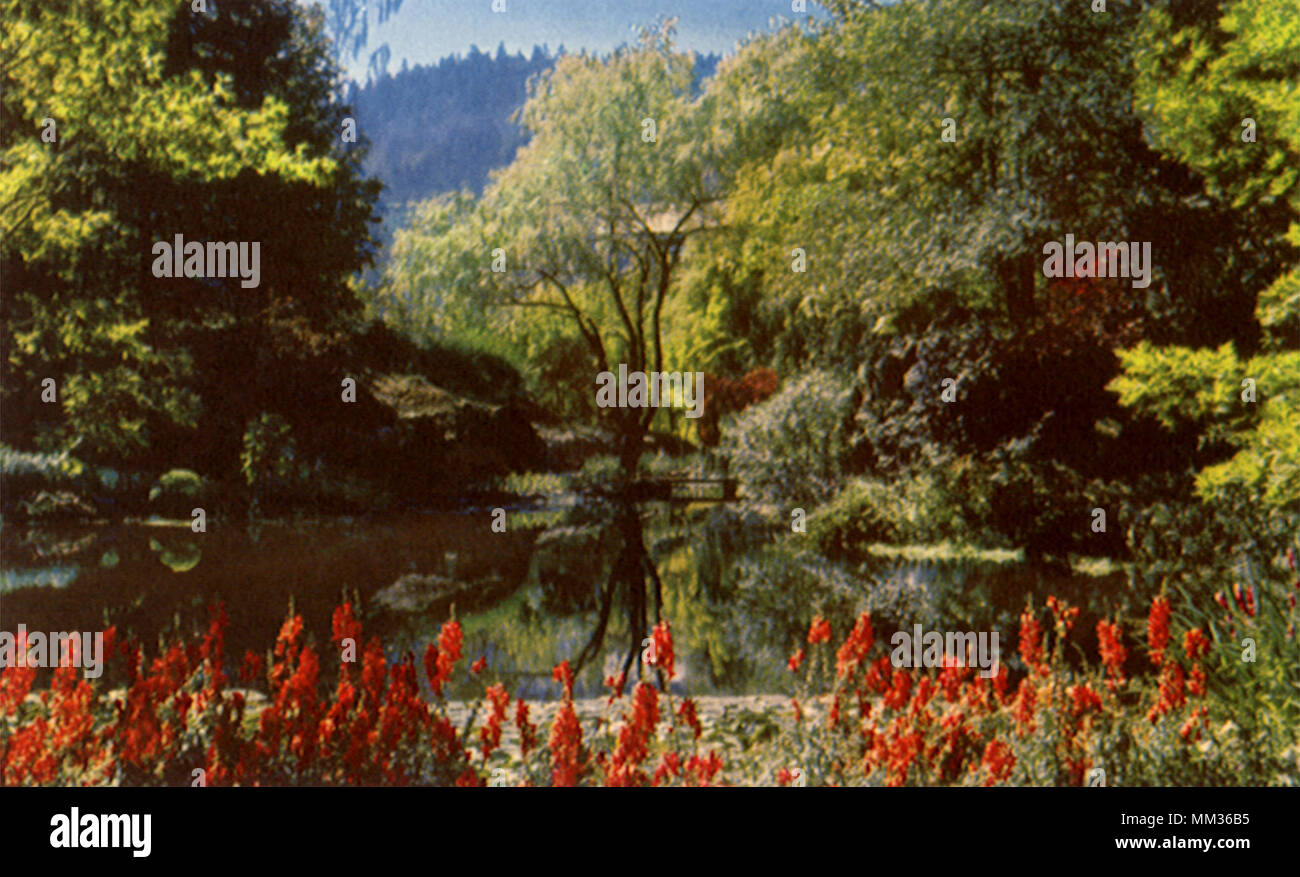 Lake at Butchart Gardens. Victoria. 1950 Stock Photo - Alamy