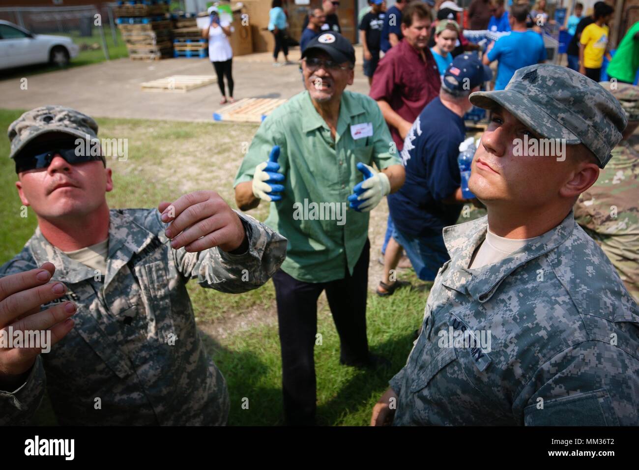 104th engineer construction company hi-res stock photography and images ...