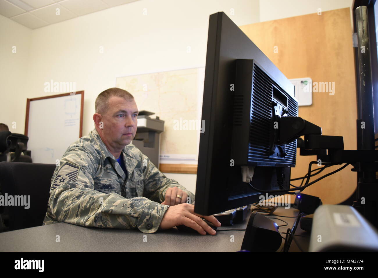 Master Sgt. Paul Jones, 161st Intelligence Squadron, Kansas Air ...