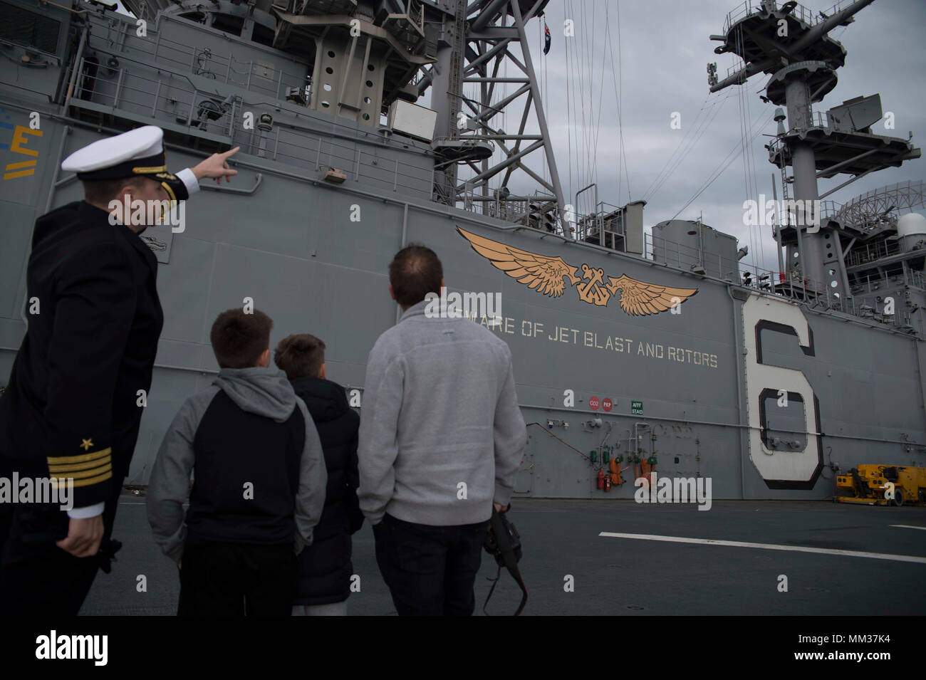 U S Navy Uss Bonhomme Richard Lhd 6 Sailors Phibron 11 High Resolution ...