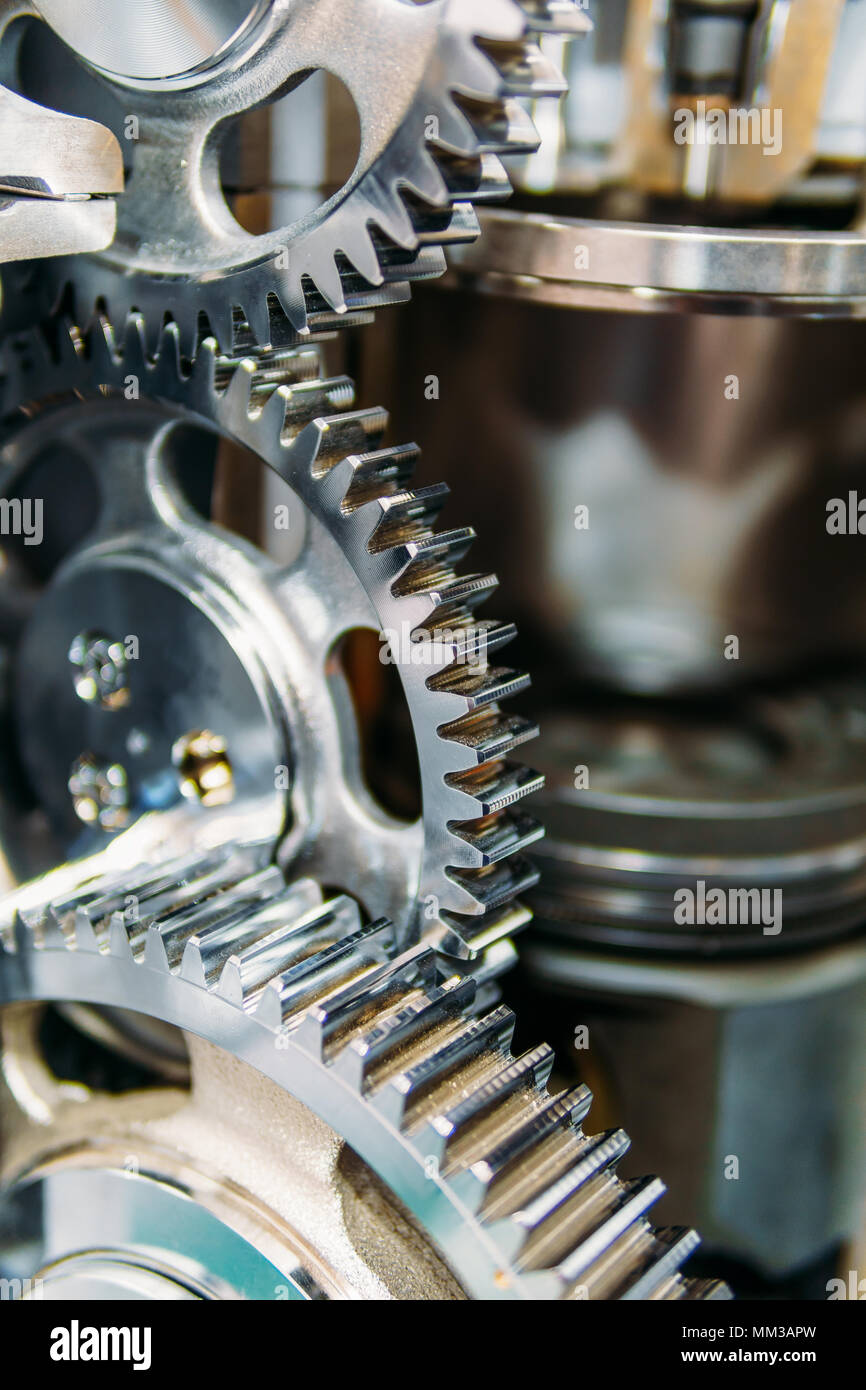 Cogs, Gears and Wheels Inside Truck Diesel Engine Stock Photo - Alamy