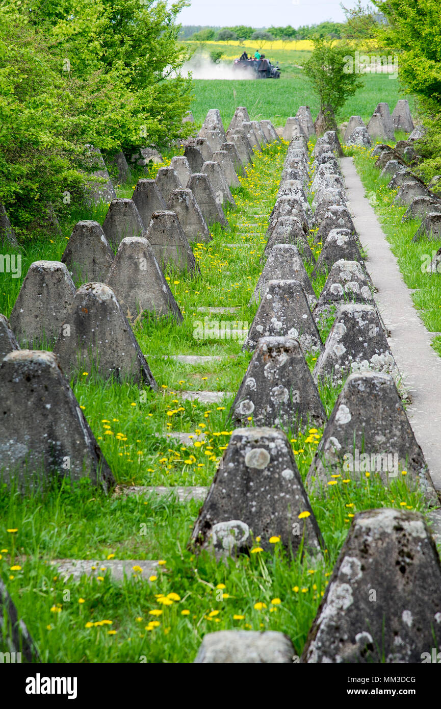 Dragon's teeth of Nazi German Festungsfront Oder-Warthe-Bogen ...