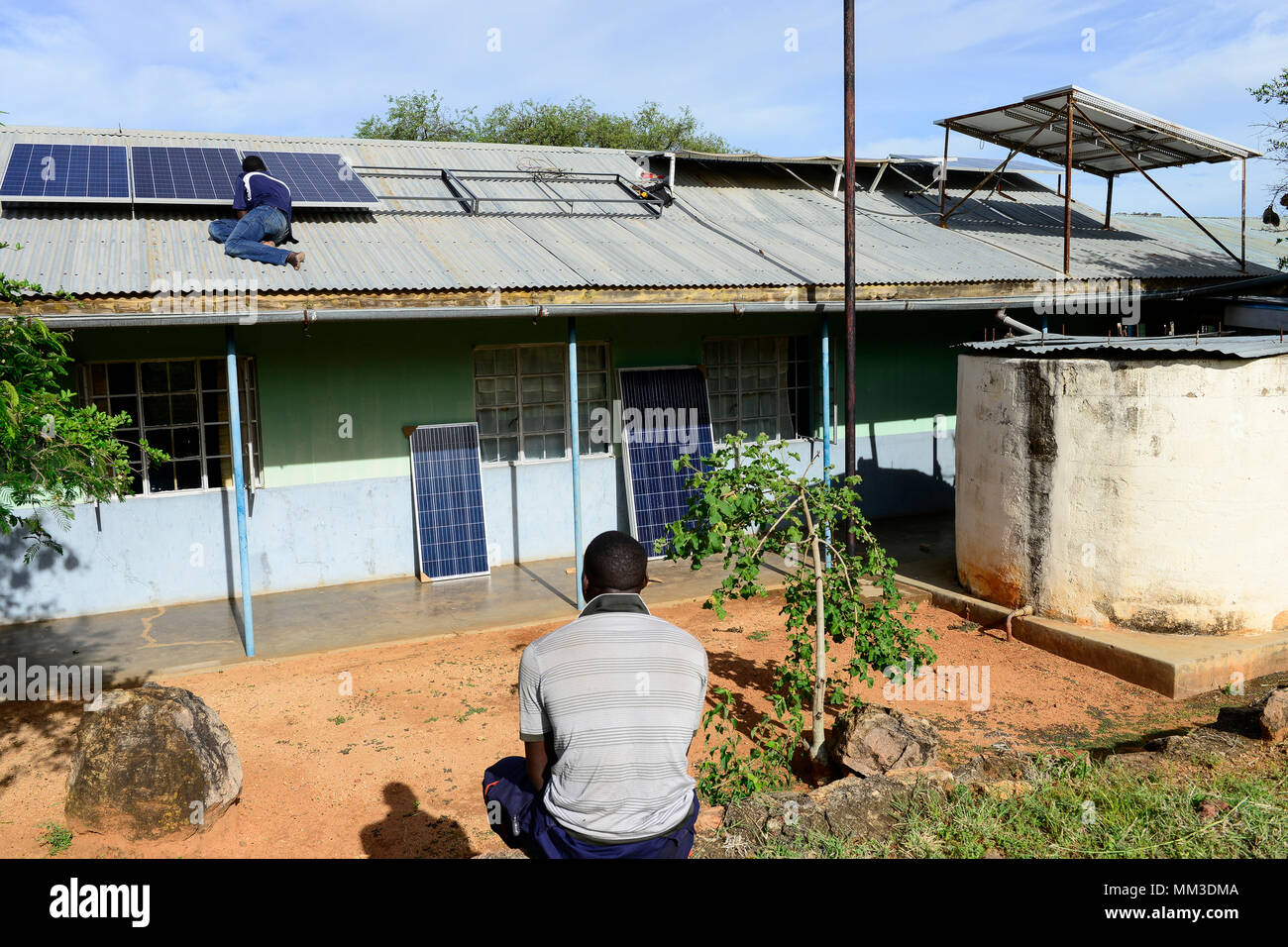 Solar panel install africa hi-res stock photography and images - Alamy