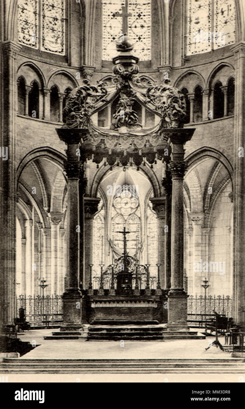 Sens cathedral france hi-res stock photography and images - Alamy