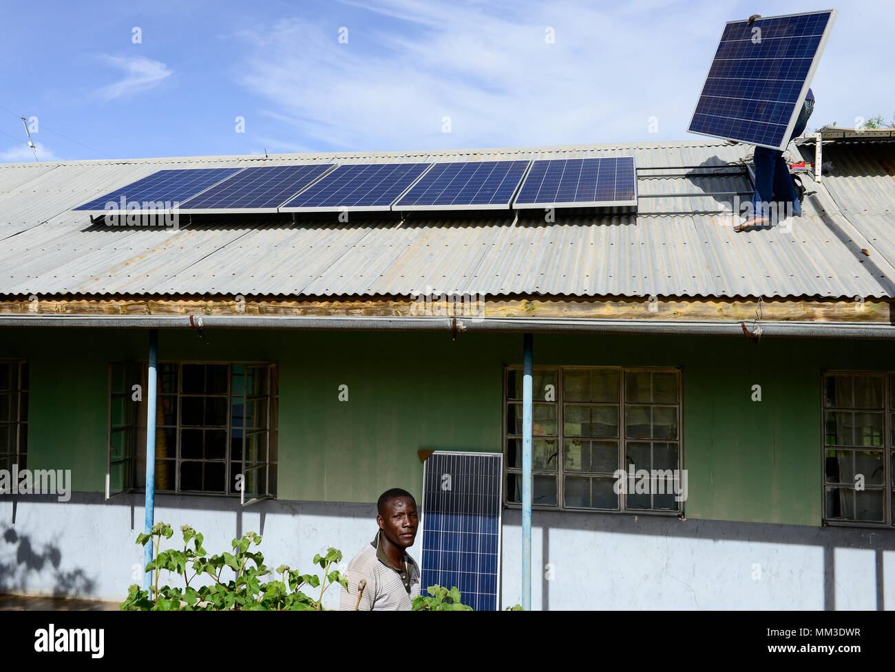 Solar panel install africa hi-res stock photography and images - Alamy
