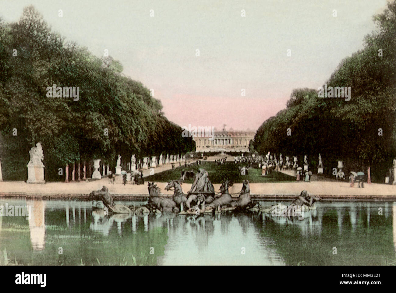 Versailles basin hi-res stock photography and images - Alamy