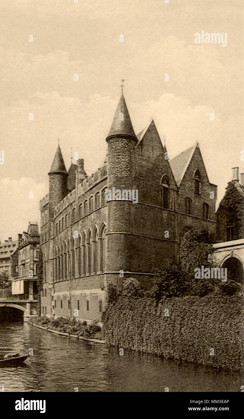 Devil castle hi-res stock photography and images - Alamy
